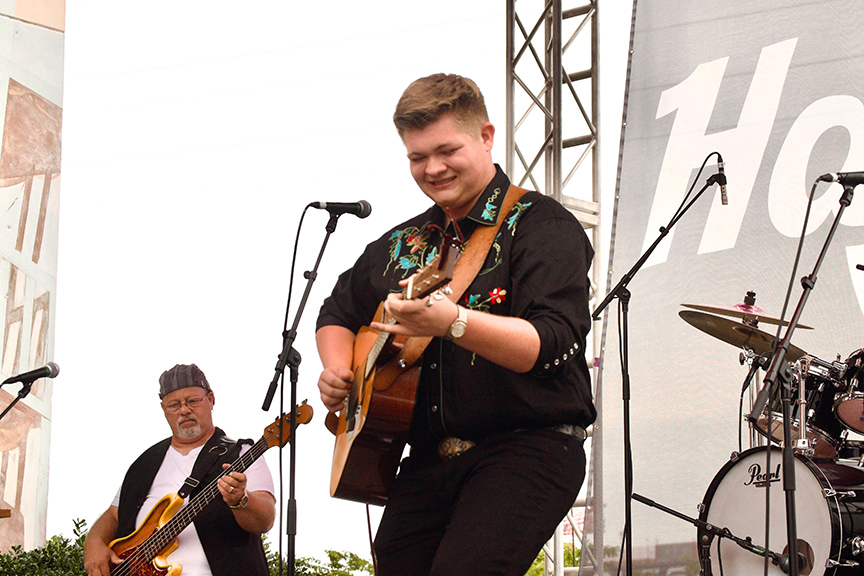 Alex Miller: torch-bearing champion of traditional country music ...